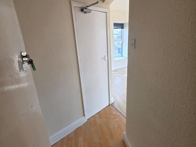 Lee Lane, Bolton BL6, Studio to rent, £500 pcm | PrimeLocation