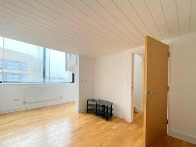 Lee Street, City Centre, 2 Bedroom Apartment
