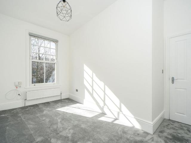 Lee Road, London SE3, Room to rent, £775 pcm | PrimeLocation