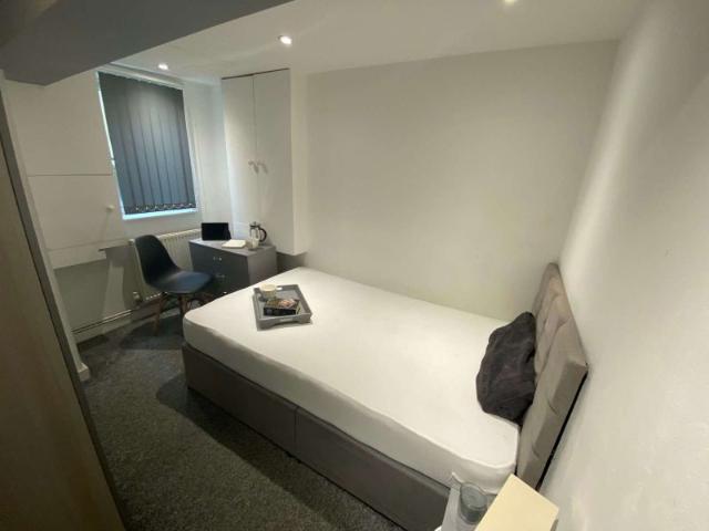 Leeds, UK LS4, 5 bed shared accommodation to rent, £450 pcm | PrimeLocation