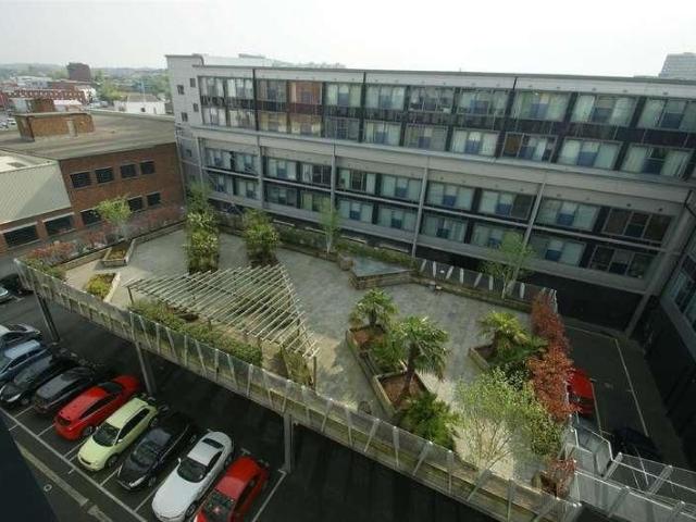 Leeds City Centre, LS2