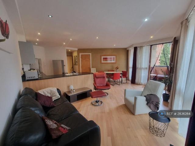 Leeds, Leeds, LS10 2 bed flat to rent £1,395 pcm £322 pw