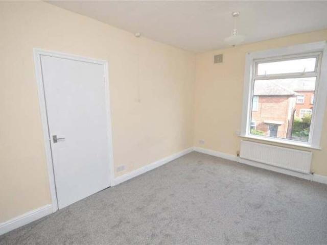 Leeds LS11, 2 bed detached house to rent, £1,350 pcm | PrimeLocation