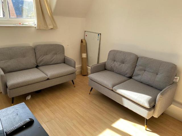 Leeds LS2 3 bed flat to rent £1,469 pcm £339 pw