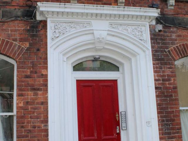 Leeds LS2 4 bed flat to rent £2,167 pcm £500 pw