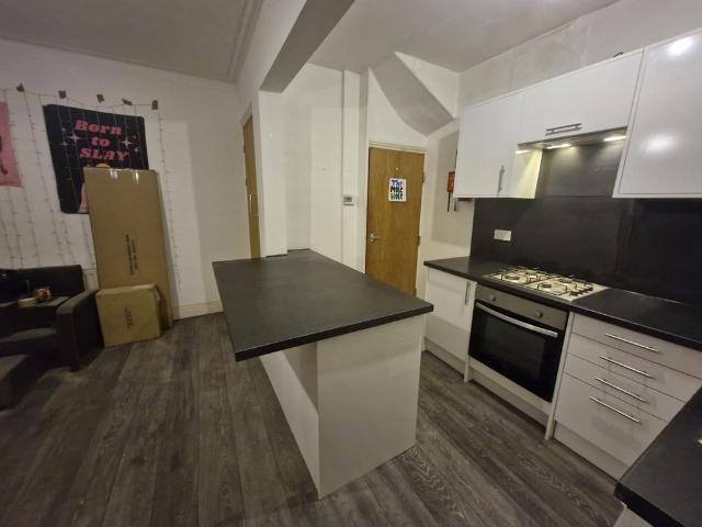 Leeds LS6 3 bed terraced house to rent £1,248 pcm £288 pw
