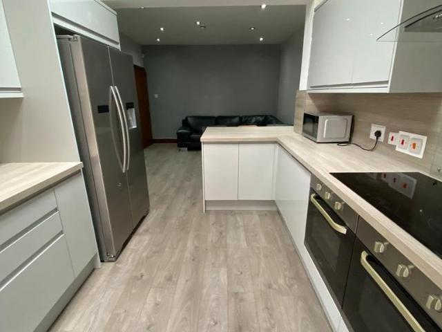 Leeds LS6 7 bed terraced house to rent £4,095 pcm £945 pw
