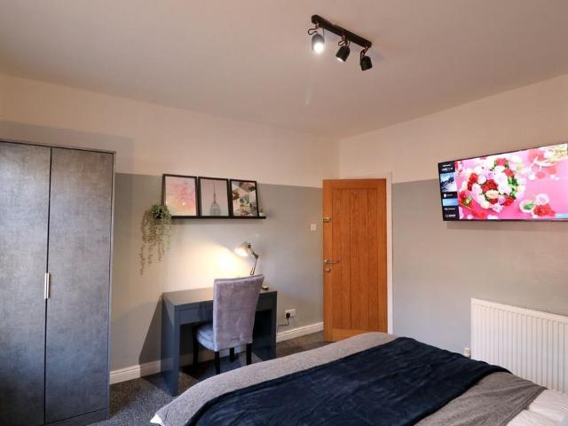 Leeds LS6 4 bed terraced house to rent £1,716 pcm £396 pw