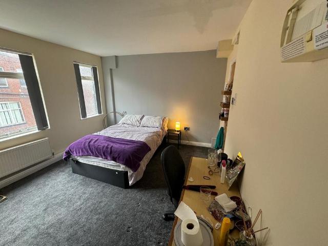 Leeds LS6 6 bed semi detached house to rent £3,640 pcm £840 pw