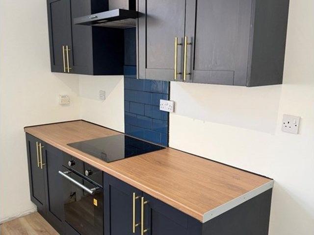 Leeds Road, Castleford WF10, 2 bed terraced house to rent, £780 pcm | PrimeLocation