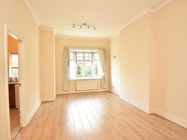 Leeds Road, Harrogate, HG2