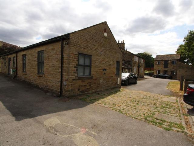 Leeds Road, Idle, Bradford BD10, 3 bed detached bungalow to rent, £1,500 pcm | PrimeLocation