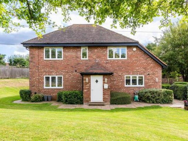 Leeds Road, Langley, 5 Bedroom Detached
