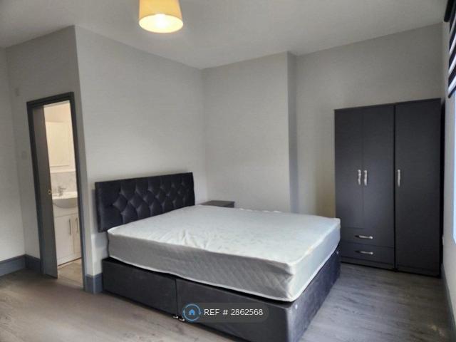 Leeds Road, Wakefield WF1, Room to rent, £575 pcm | PrimeLocation