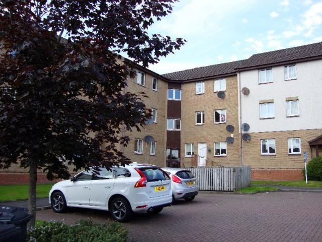 Lees Court, Coatbridge ML5, 2 bed flat to rent, £750 pcm | PrimeLocation