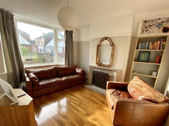 Lees Hall Cescent, Fallowfield, 4 Bedroom House