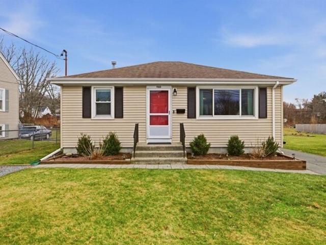 Lees River Ave, Somerset, Home For Sale