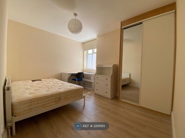 Lees Road, Uxbridge UB8, Room to rent, £690 pcm | PrimeLocation
