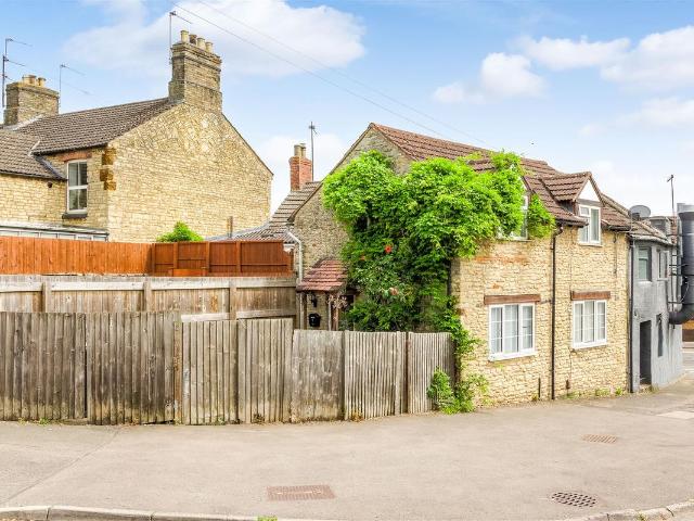Lees Street, Irthlingborough, Wellingborough NN9, 2 bed cottage to rent, £900 pcm | PrimeLocation