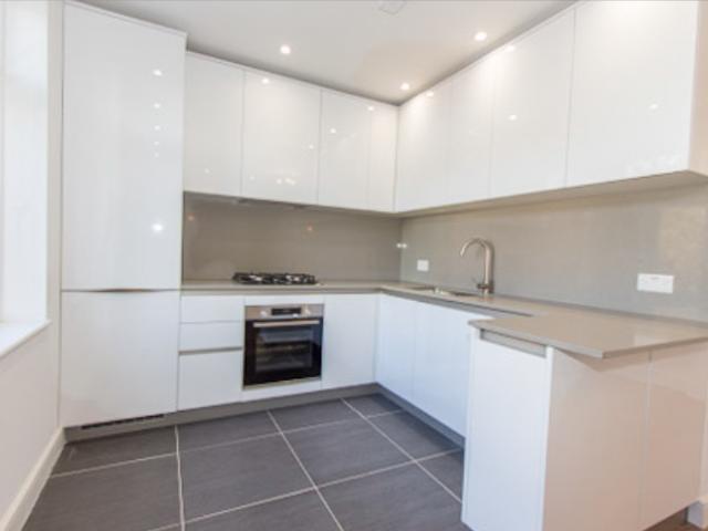 Leeside Crescent, Temple Fortune Golders Green NW11, 3 bed flat to rent, £2,900 pcm | PrimeLocation