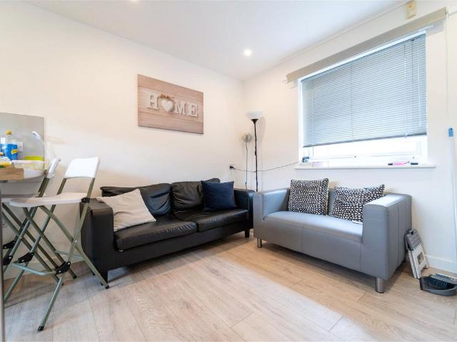 Leeson Walk, Birmingham, West Midlands B17, 5 bed shared accommodation to rent, £412 pcm | PrimeLocation