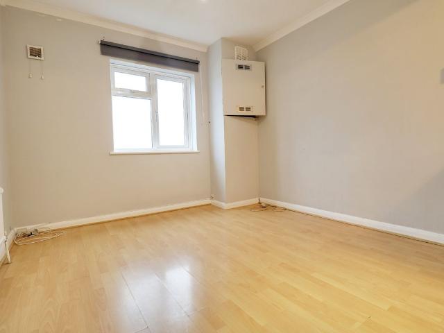Leesons Hill, Orpington BR5, 1 bed flat to rent, £1,200 pcm | PrimeLocation