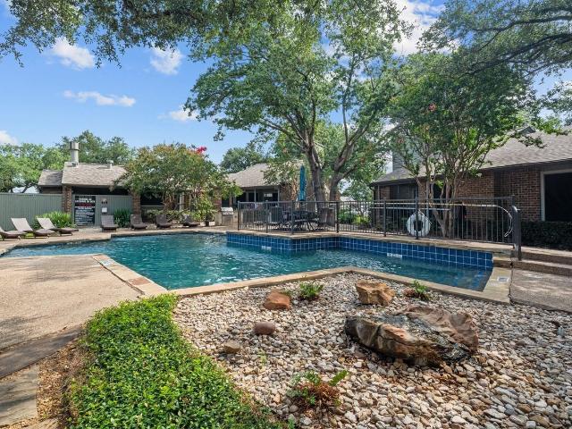 Legacy 2 Bedroom Apartment for Rent at 6909 Custer Rd, Plano, TX 75023