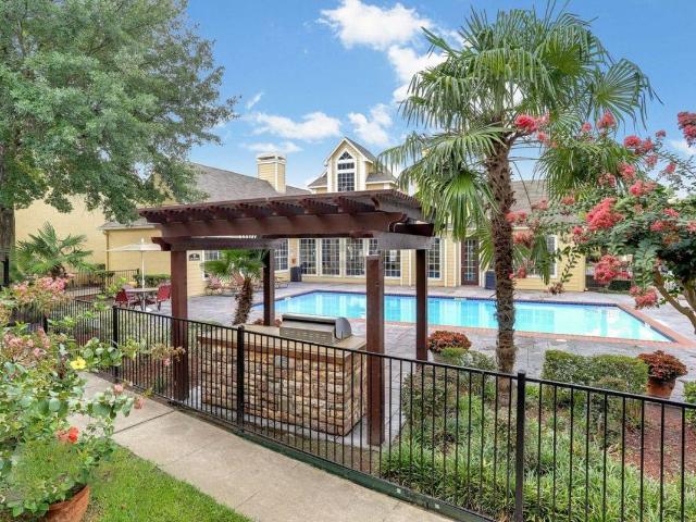 Legacy at Westchase 2 Bedroom Apartment for Rent at 10070 Westpark Dr, Houston, TX 77042 Westchase