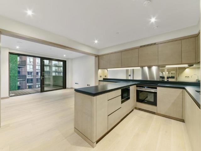 Legacy Building, Embassy Gardens. 1 bed flat to rent £3,900 pcm £900 pw