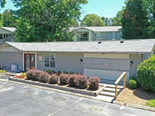 Legacy Pointe Apartments 1 Bedroom Apartment for Rent at 9 Summertree Ln, Greensboro, NC 27406