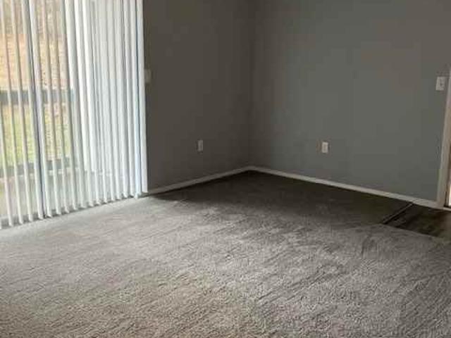 Legacy Pointe Apartments 2 Bedroom Apartment for Rent at 9 Summertree Ln, Greensboro, NC 27406