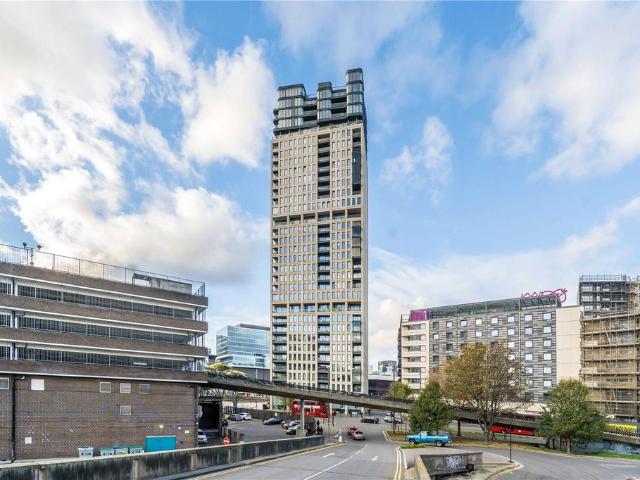 Legacy Tower, Stratford Central. 3 bed apartment to rent £3,500 pcm £808 pw