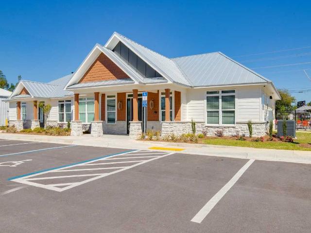 Legend at Pine Forest 2 Bedroom Apartment for Rent at 9121 Pine Forest Rd, Pensacola, FL 32534