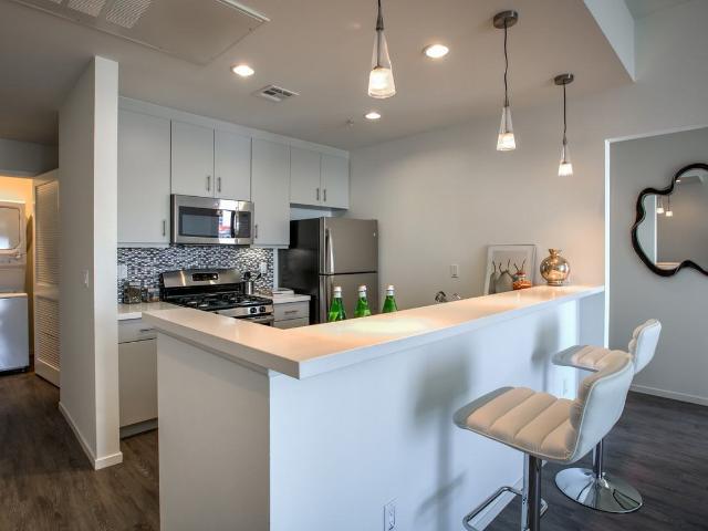 Legendary Glendale 3 Bedroom Apartment for Rent at 300 N Central Ave, Glendale, CA 91203 City Center