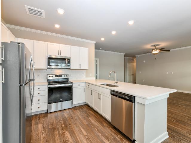 Legends North of Broad 3 Bedroom Apartment for Rent at 100 Pinckney Marsh Lane, Beaufort, SC 29906