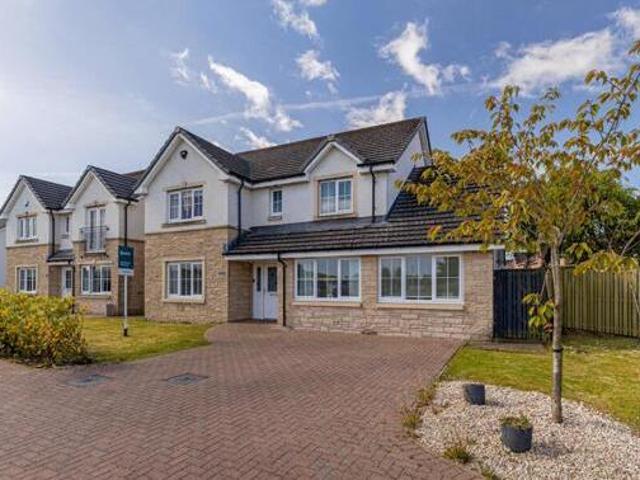 Leggatston Drive, Darnley, 4 Bedroom Detached