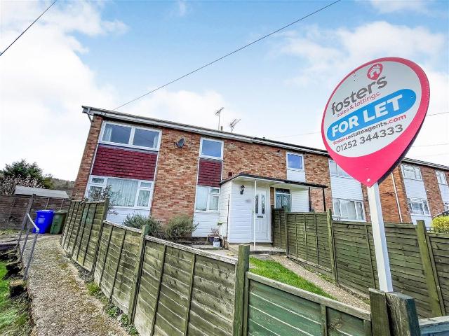 Legge Crescent, Aldershot GU11, 2 bed flat to rent, £1,350 pcm | PrimeLocation