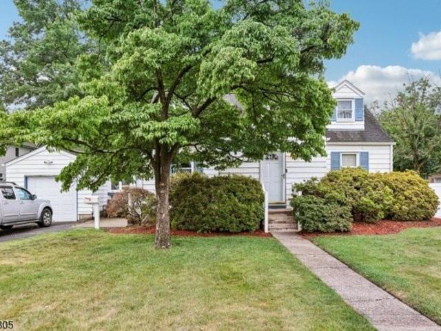Legion Pl, Paramus, Home For Sale