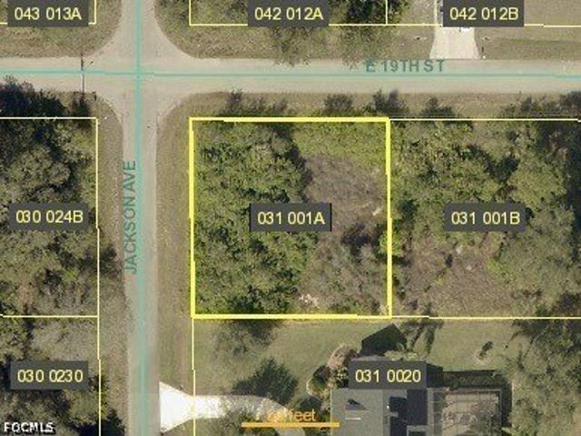 2900 E 19th St, Lehigh Acres, FL 33972