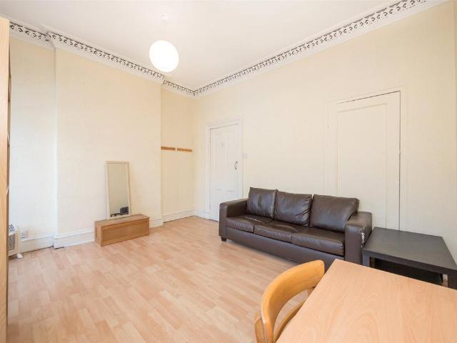 Leith Walk, Edinburgh, EH6 1 bed flat to rent £1,000 pcm £231 pw