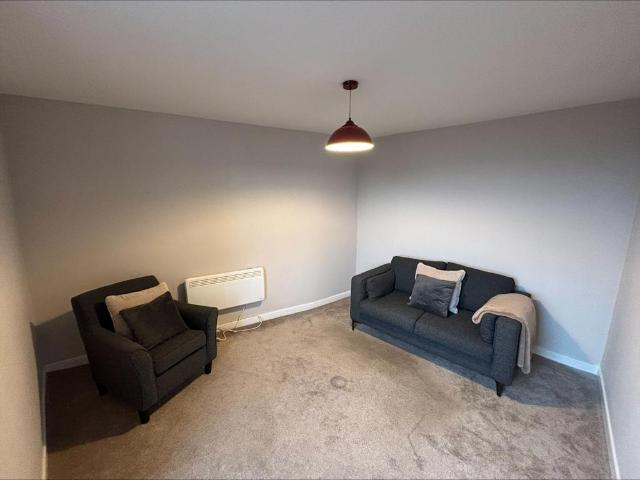 Leith Walk, Edinburgh, EH6 2 bed flat to rent £1,600 pcm £369 pw