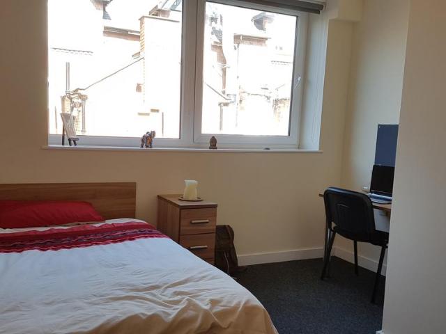 Leicester LE2 3 bed flat to rent £1,495 pcm £345 pw