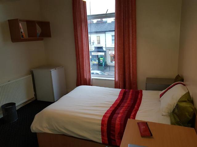 Leicester LE2 6 bed flat to rent £2,340 pcm £540 pw