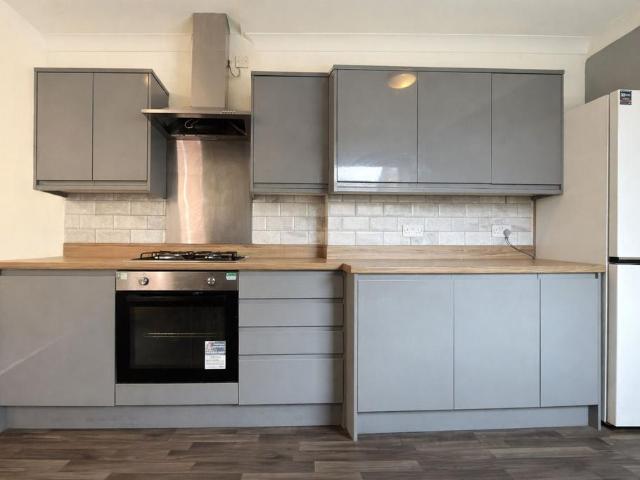 Leicester LE3 5 bed terraced house to rent £1,795 pcm £414 pw