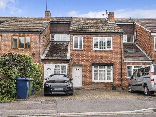 Leiden Road, Oxford OX3 4 bed terraced house to rent £2,250 pcm £519 pw