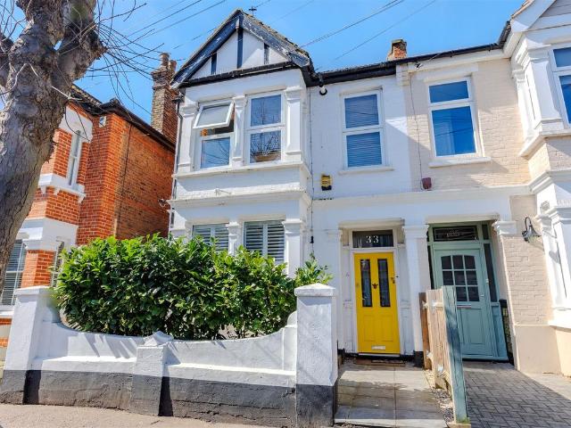 Leigh Hall Road, Leigh On Sea SS9, 1 bed flat to rent, £1,250 pcm | PrimeLocation