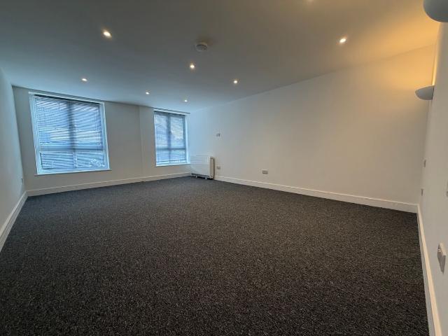 Leigh Road, Eastleigh SO50, Studio to rent, £850 pcm | PrimeLocation