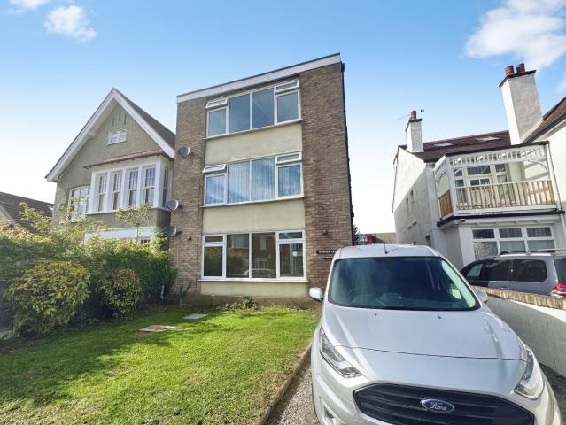 Leigh Road, Leigh On Sea SS9, 2 bed flat to rent, £1,200 pcm | PrimeLocation