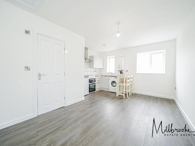 Leigh Road, Worsley M28, 1 bed flat to rent, £825 pcm | PrimeLocation