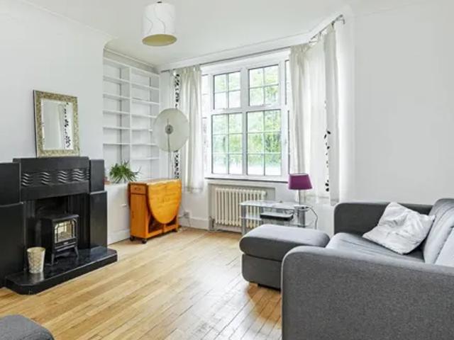 Leigham Avenue, London, SW16 2PS, United Kingdom | 2 bed apartment for rent #167388822 | Rentberry